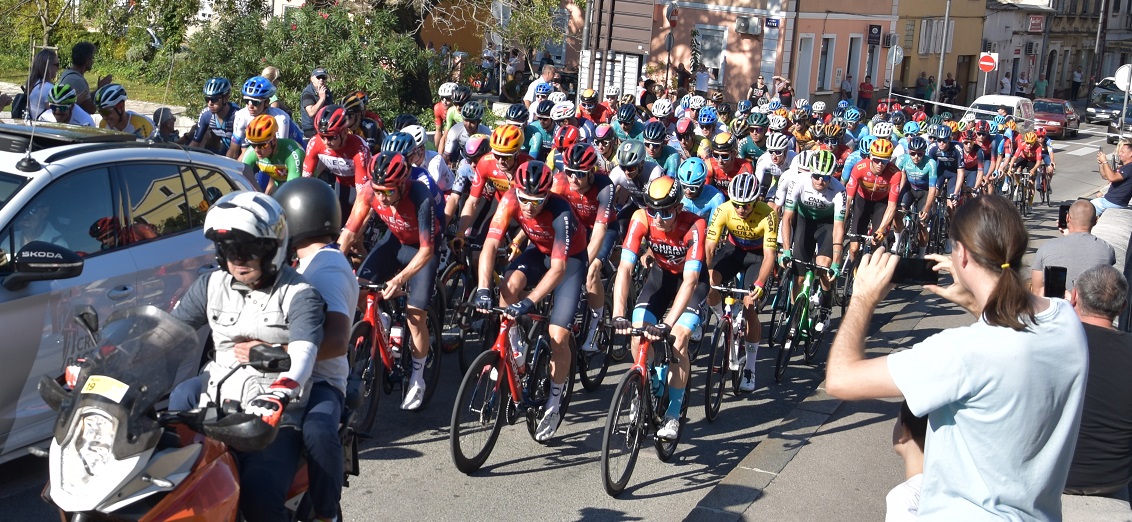 VIDEO Peta etapa CRO Race startala u Crikvenici, nastavila preko ...