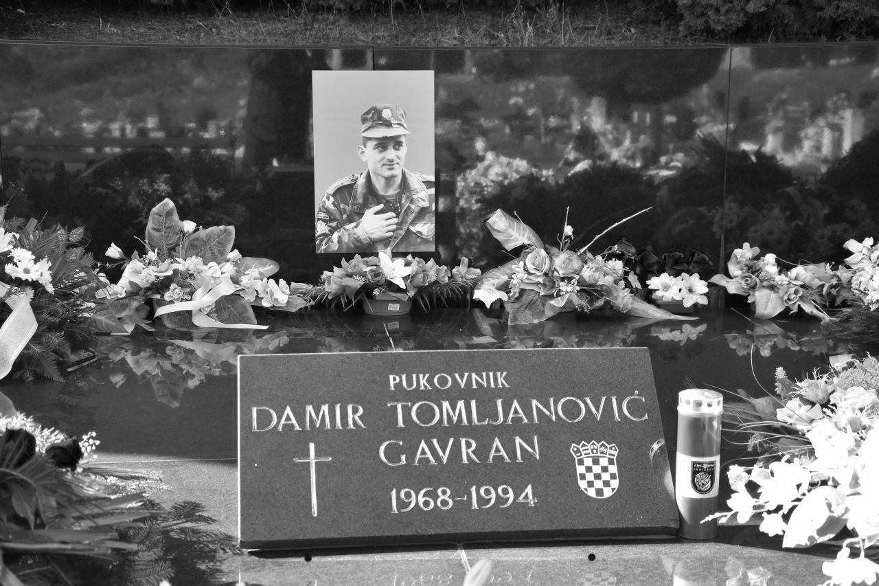 Krivi Put: 31. godišnjica pogibije Damira Tomljanovića Gavrana | Tunera ...